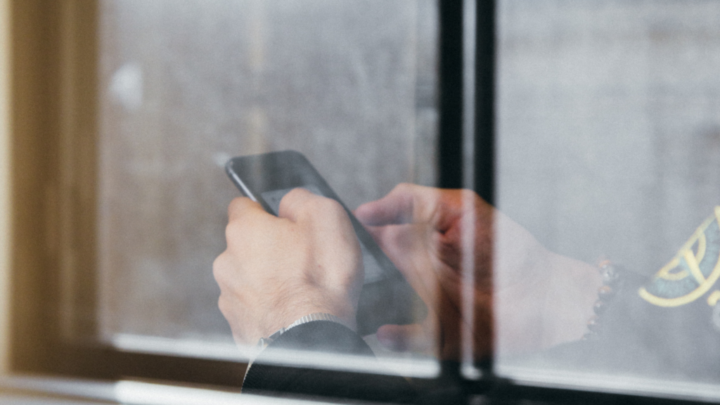 How to Message Potential Clients on LinkedIn (with Sample)